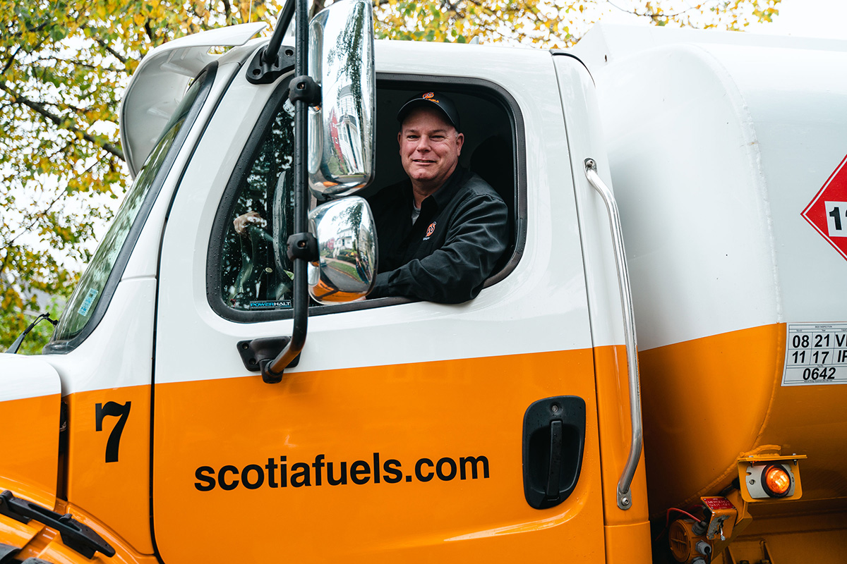 Automatic & On-Demand Oil Delivery
